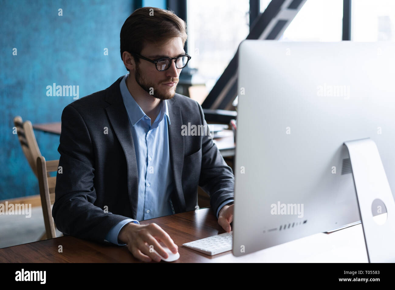 Business computer hi-res stock photography and images - Alamy