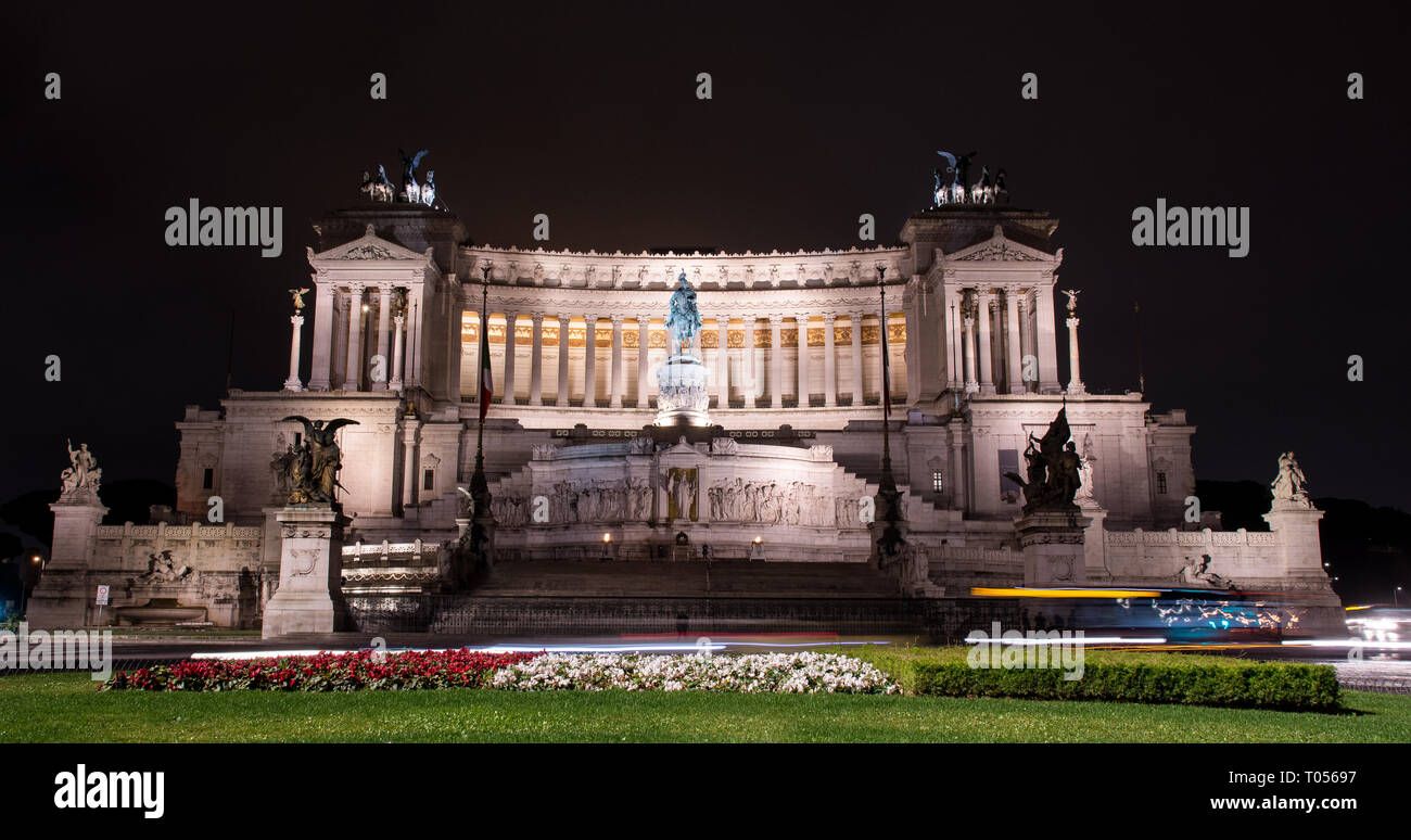 Vittoriano roma hi-res stock photography and images - Alamy