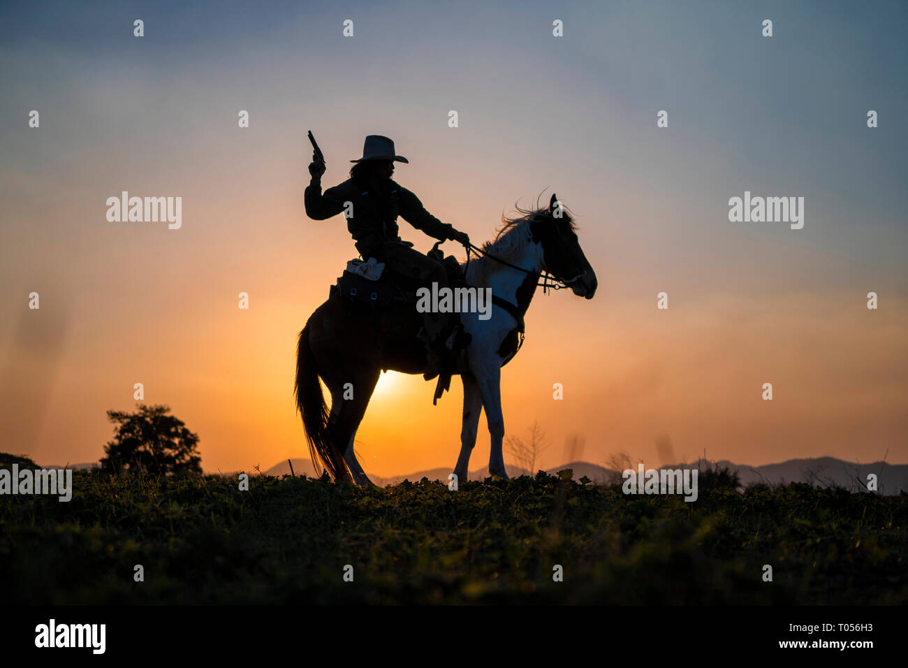 Cowboy fire hi-res stock photography and images - Alamy