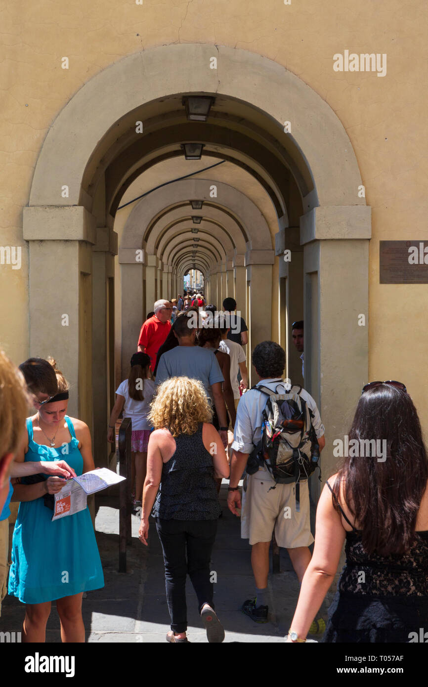 Street scene in Florence, Tuscany, Italy Stock Photo - Alamy