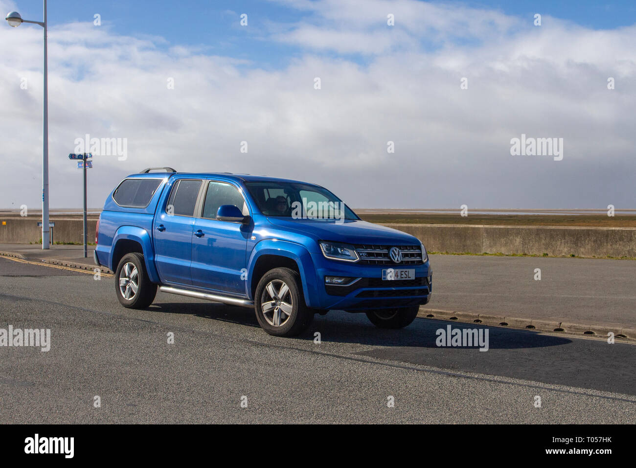 Vw amarok v6 highline hi-res stock photography and images - Alamy