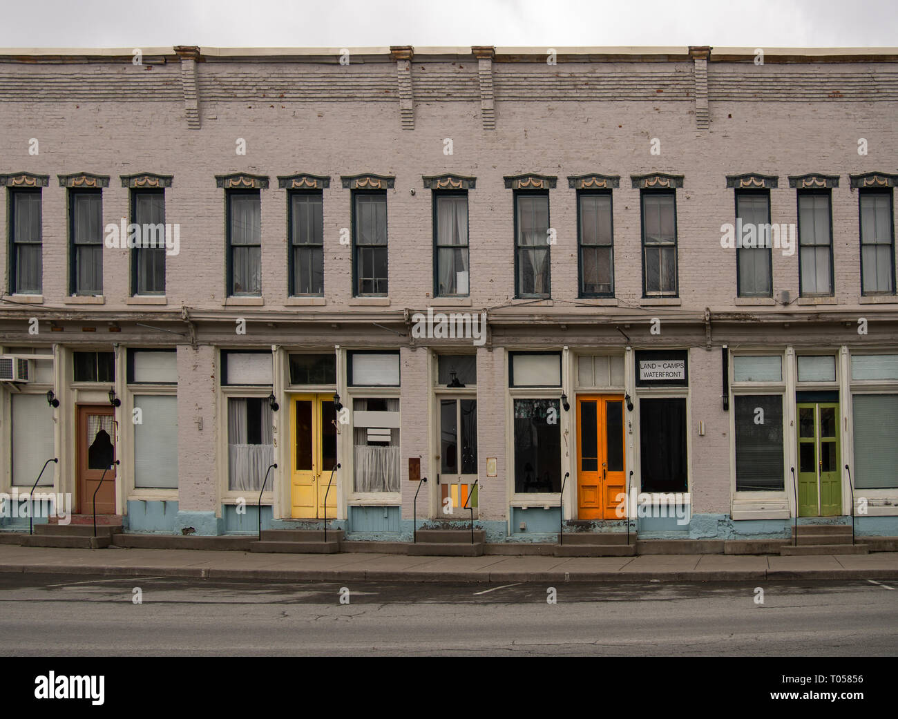 Lower middle class neighborhood hi-res stock photography and images - Alamy