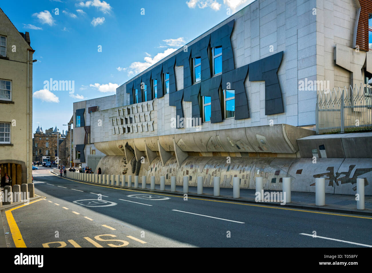 The Canongate Wall of the Scottish Parliament Building (by Enric ...