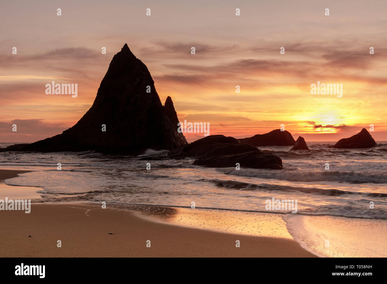 Sea Stacks Rock Formations at Martins Beach Stock Photo - Alamy