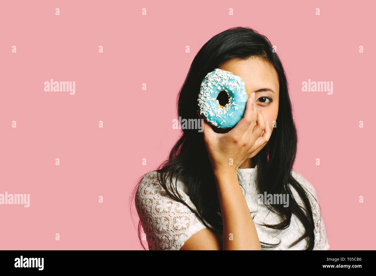 Donut look hi-res stock photography and images - Alamy