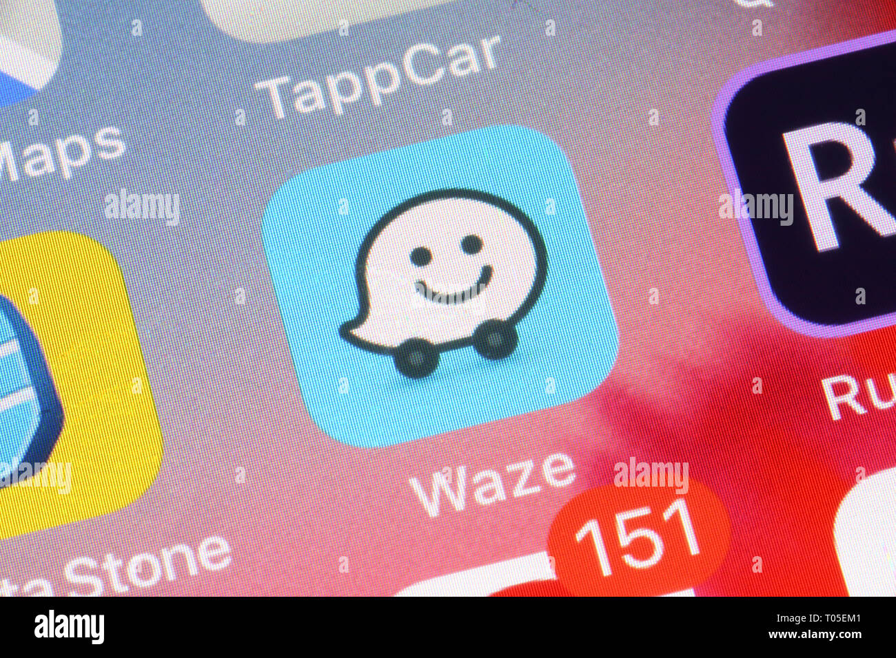 Waze logo hi-res stock photography and images - Alamy