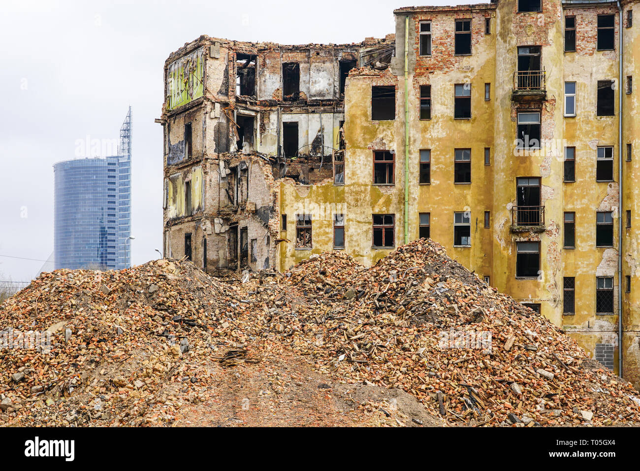 Historic multi storey brick hi-res stock photography and images - Alamy
