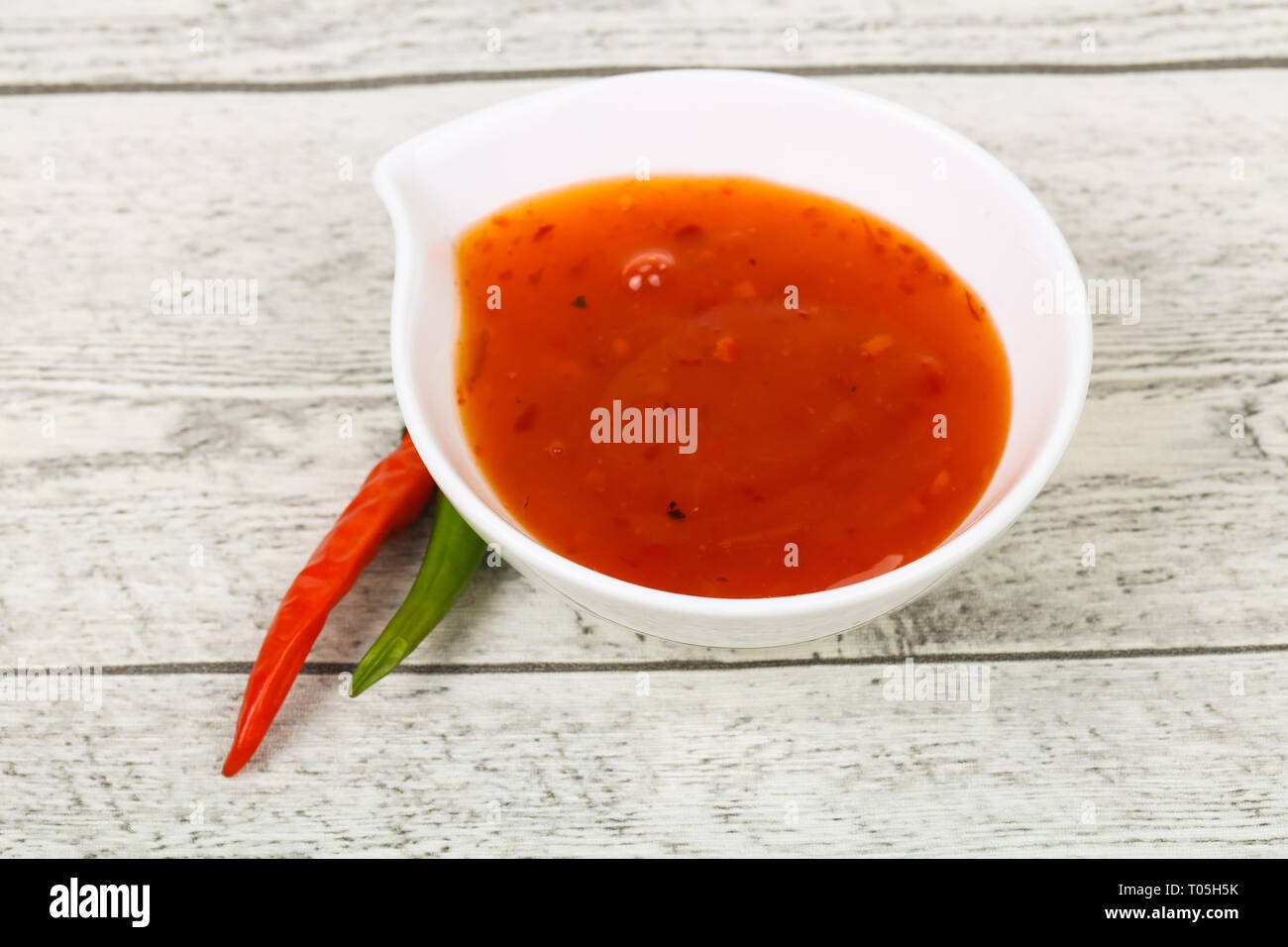 Sweet and spicy chilli sauce in the bowl Stock Photo - Alamy