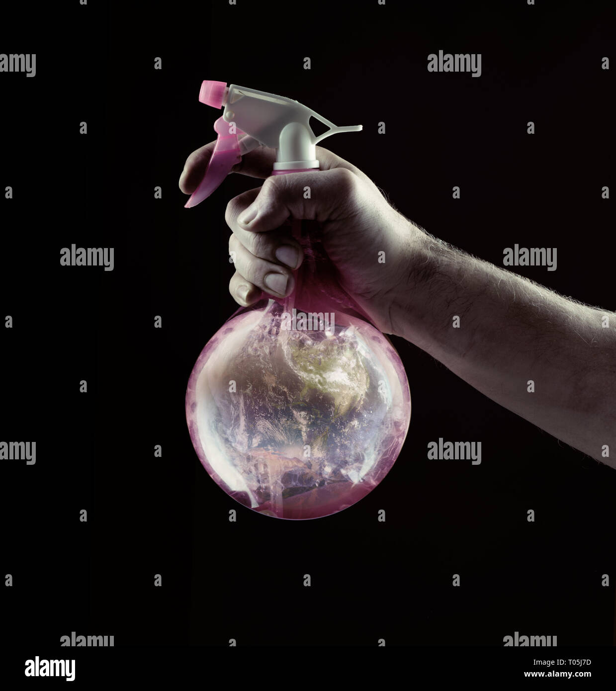 Hand holding water splash hi-res stock photography and images - Alamy