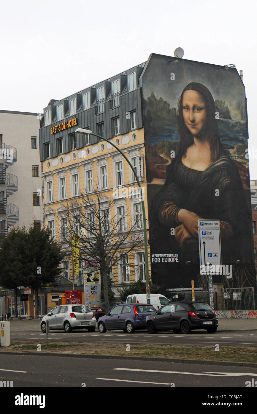 Mona lisa graffiti hi-res stock photography and images - Alamy