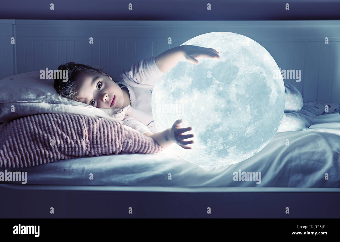 Girl light hi-res stock photography and images - Alamy