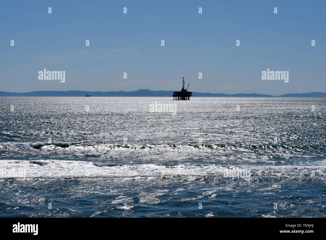 Offshore oil rig off huntington beach hi-res stock photography and ...