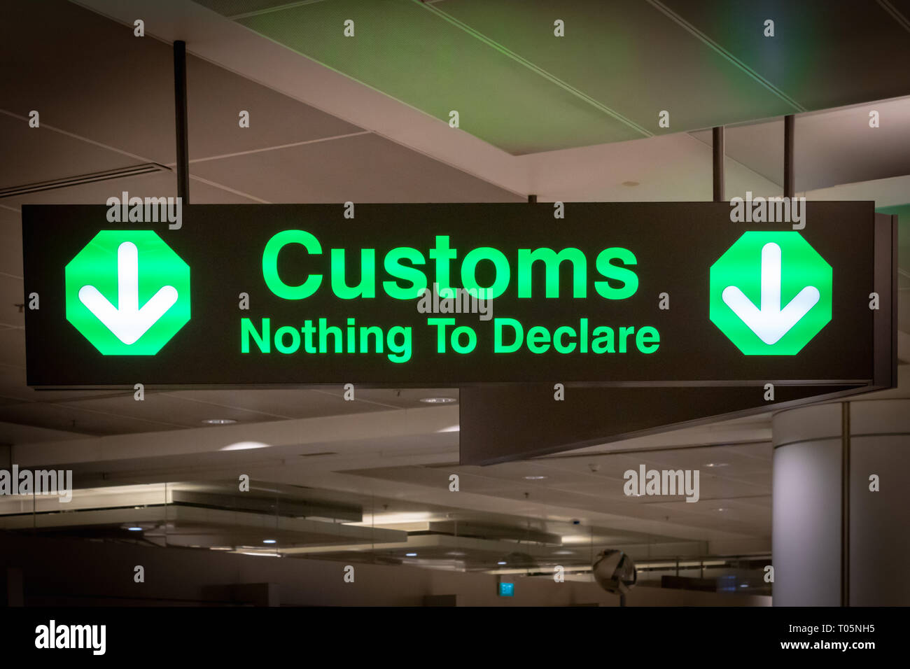 Airport sign declare hi-res stock photography and images - Alamy