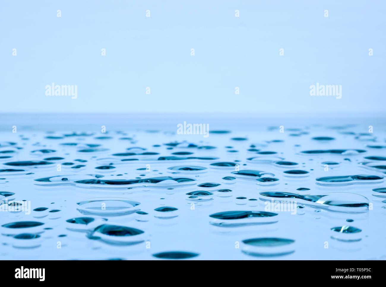 Water splash mirror horizontal hi-res stock photography and images - Alamy