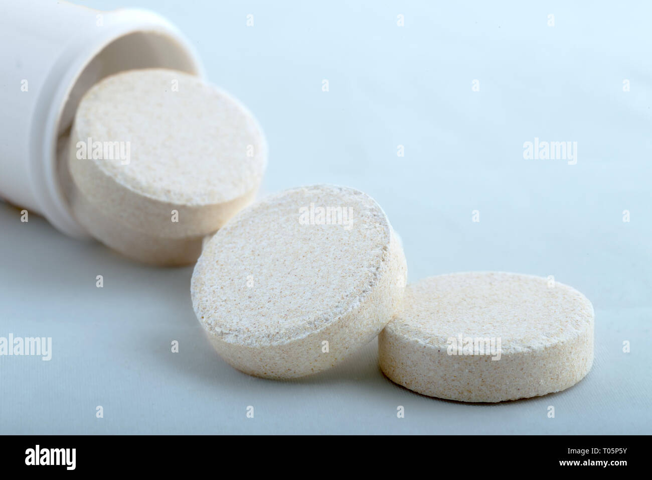 Calcium effervescent tablet hi-res stock photography and images - Alamy