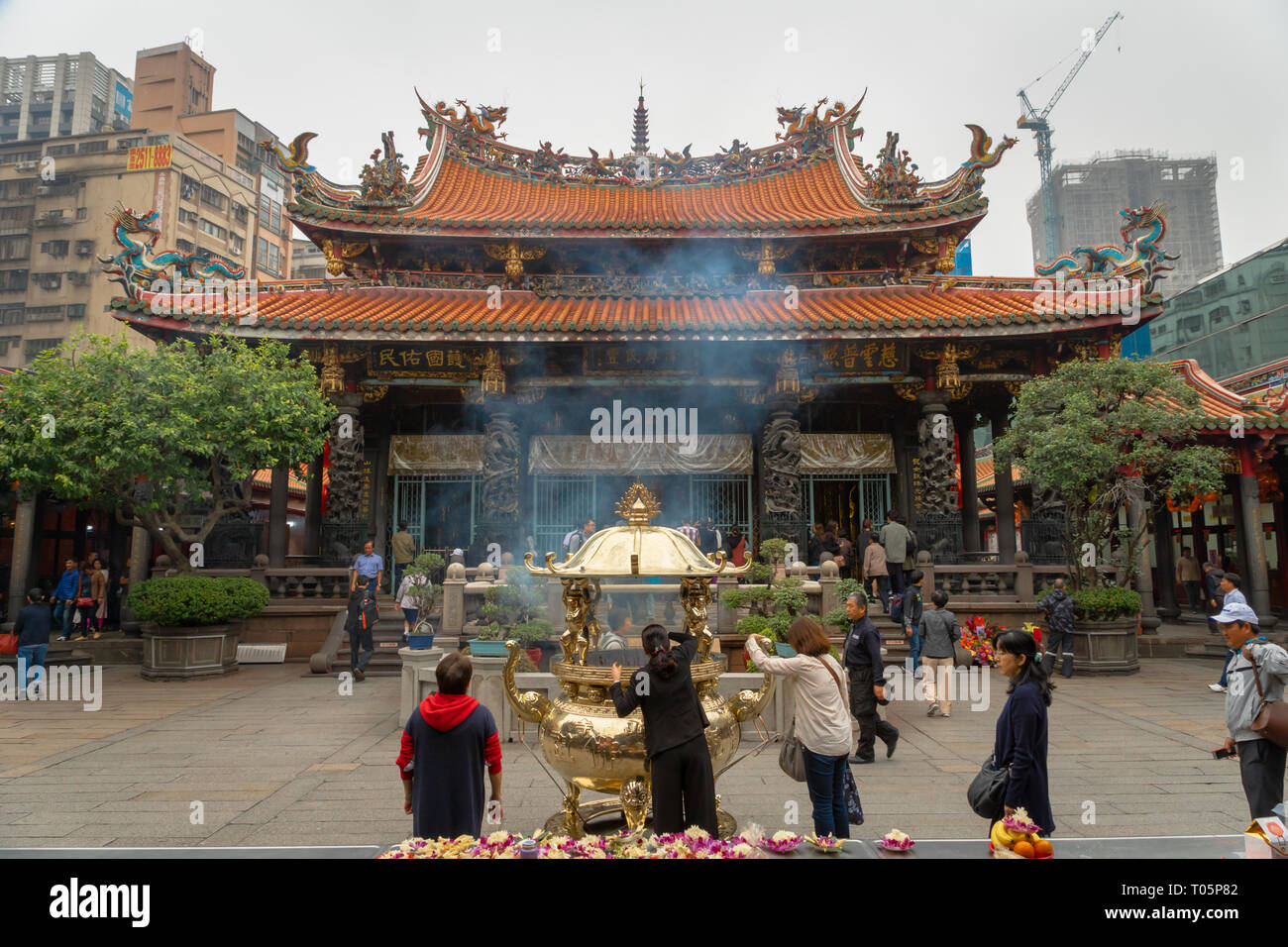 Taipei, Taiwan - March 2019: Long Shan Temple and visitors in Taipei ...
