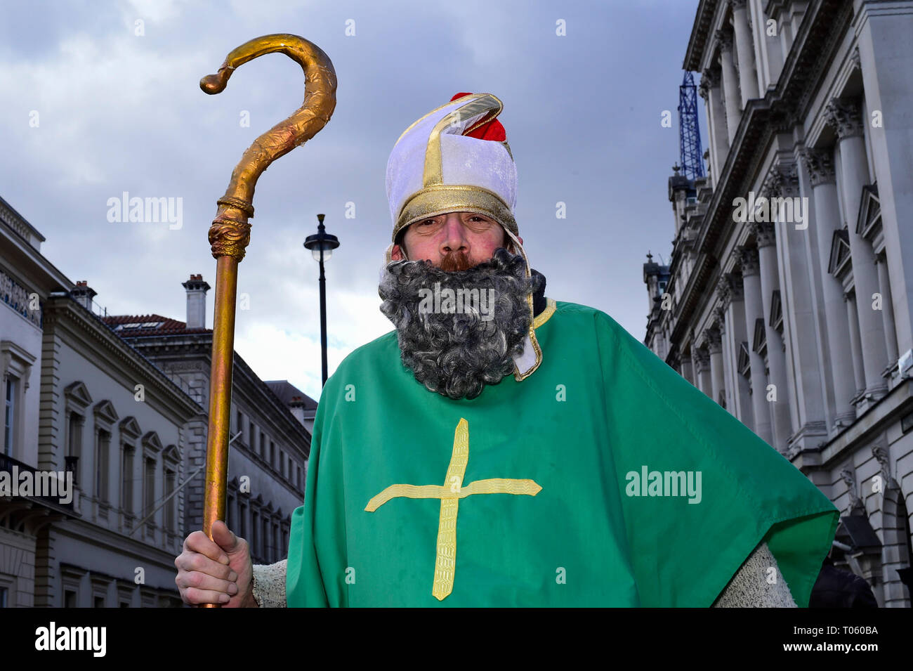 Man dressed as st patrick hi-res stock photography and images - Alamy