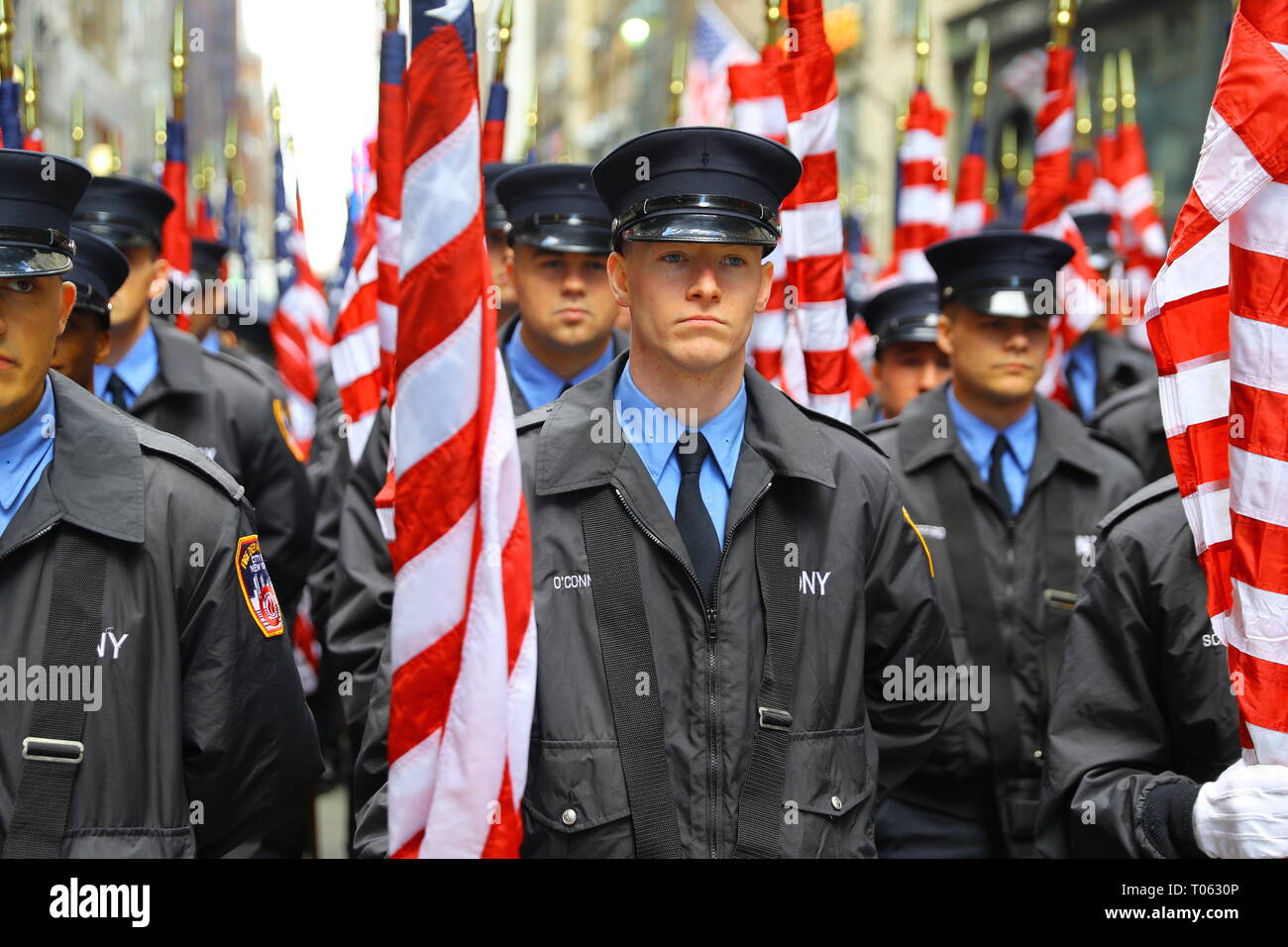 Nypd guard church hi-res stock photography and images - Alamy