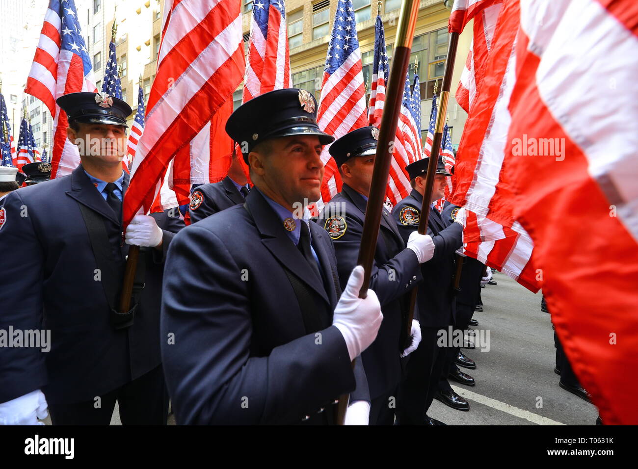 Nypd guard church hi-res stock photography and images - Alamy
