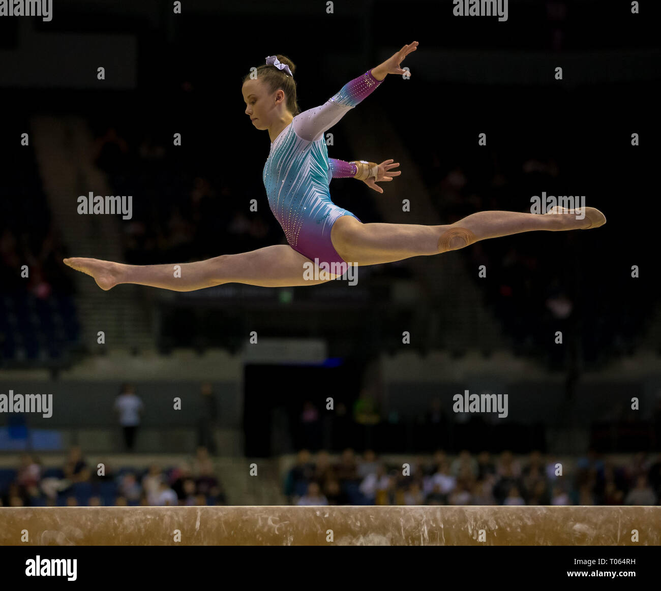 School gymnastics uk hi-res stock photography and images - Alamy