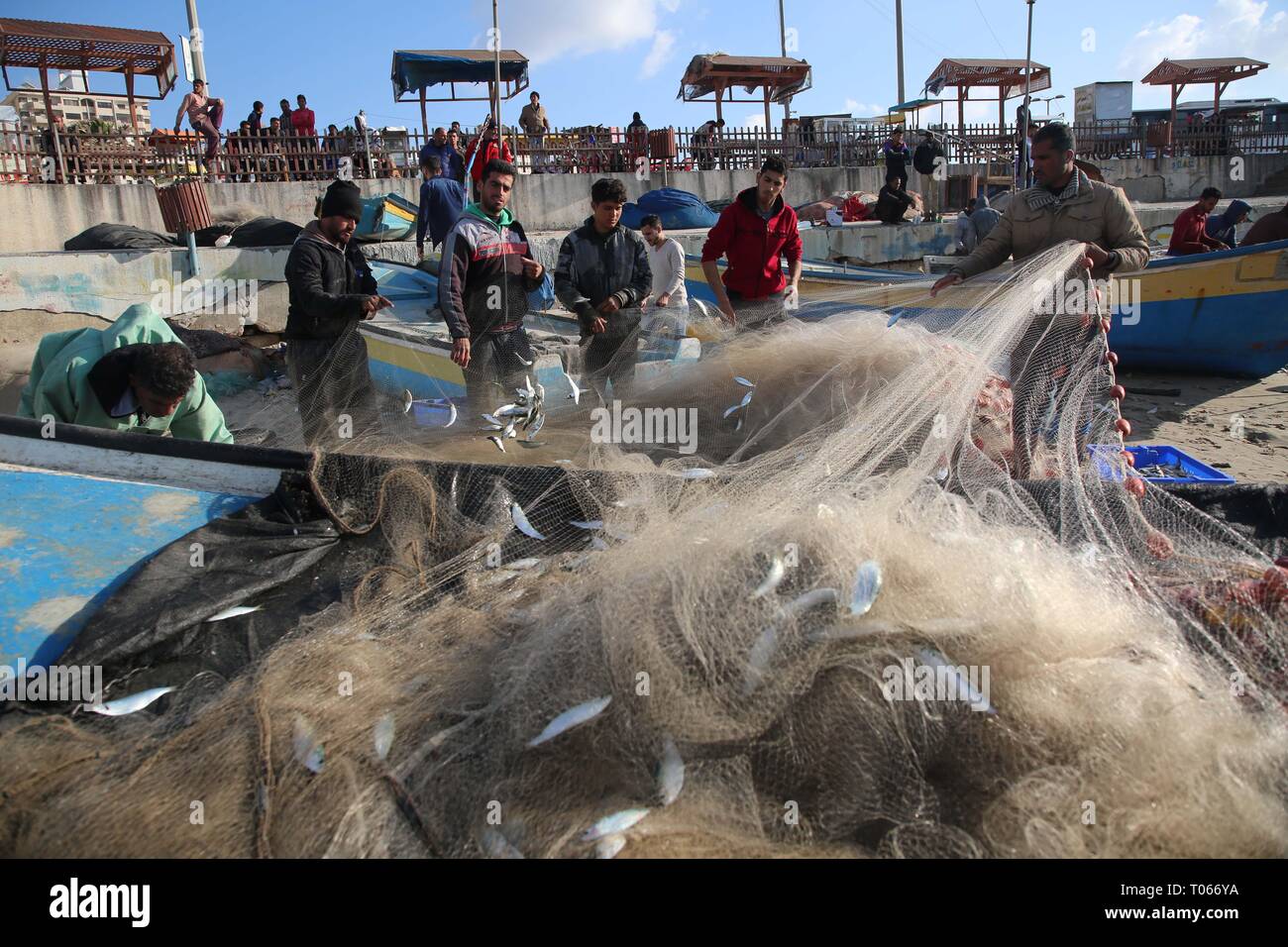 Gaza City, The Gaza Strip, Palestine. 17th Mar, 2019. Palestinian ...