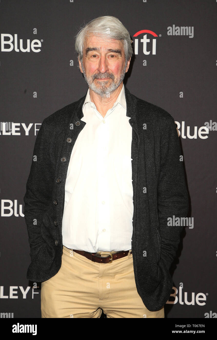 Grace and frankie sam waterson hi-res stock photography and images - Alamy