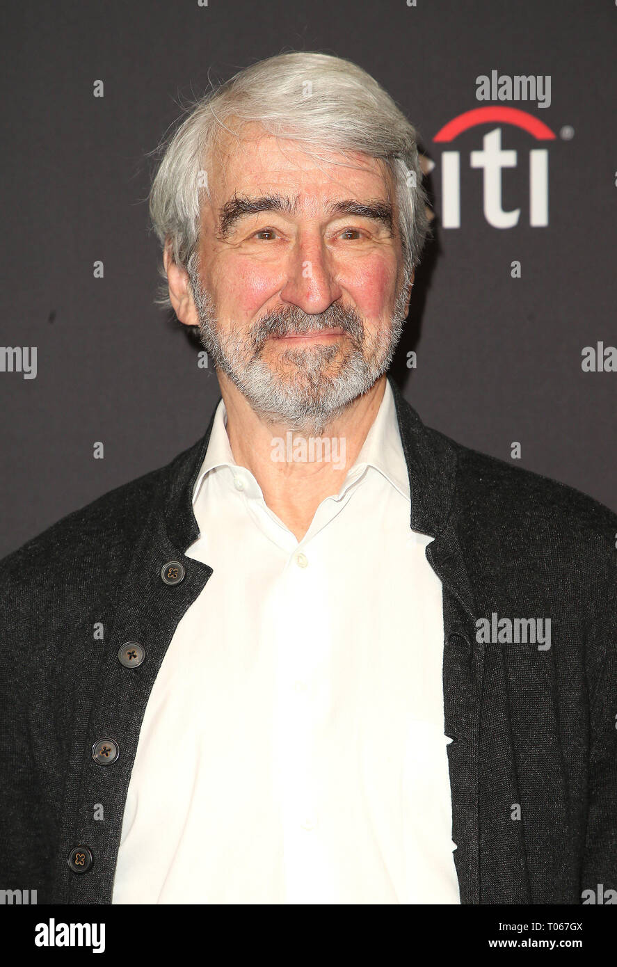Grace and frankie sam waterson hi-res stock photography and images - Alamy