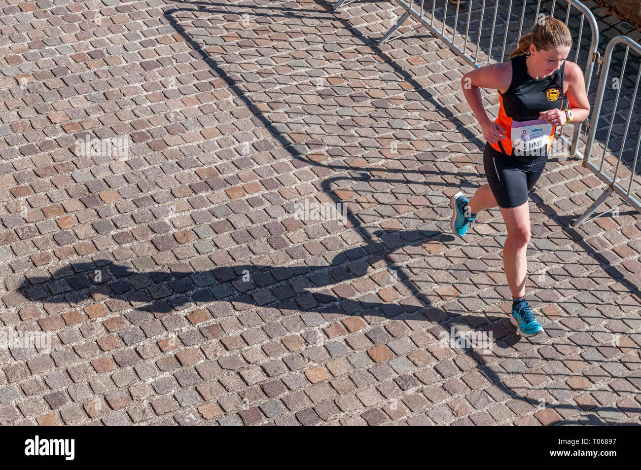 Woman long shadow hi-res stock photography and images - Alamy