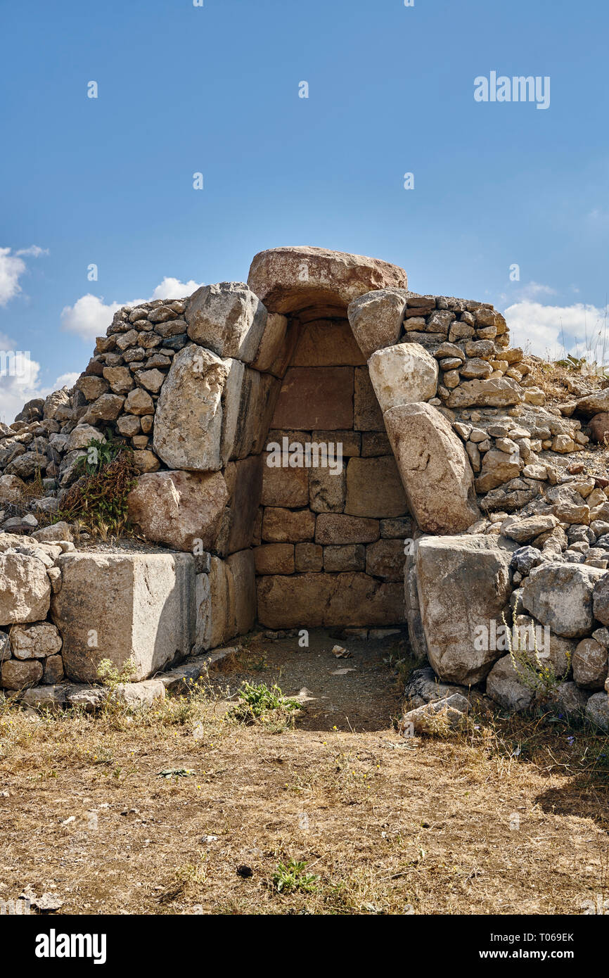 Ruins of a chamber, Hattusa (also Ḫattuša or Hattusas) late Anatolian ...