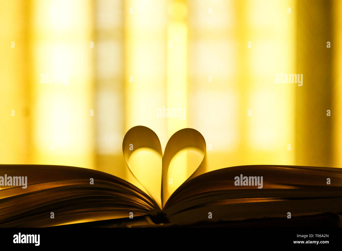 Love wallpapers hi-res stock photography and images - Alamy