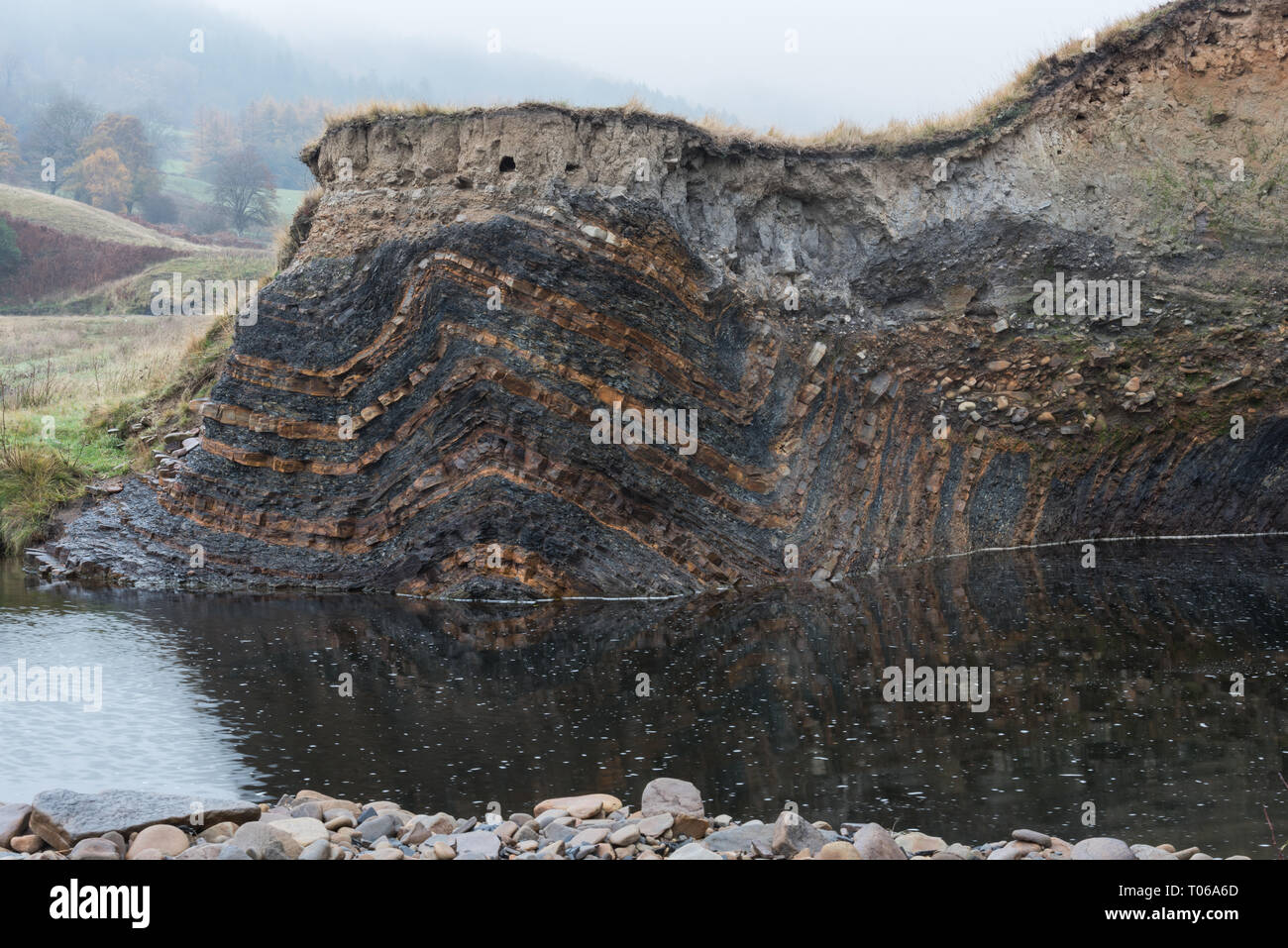 Folded rock hi-res stock photography and images - Alamy