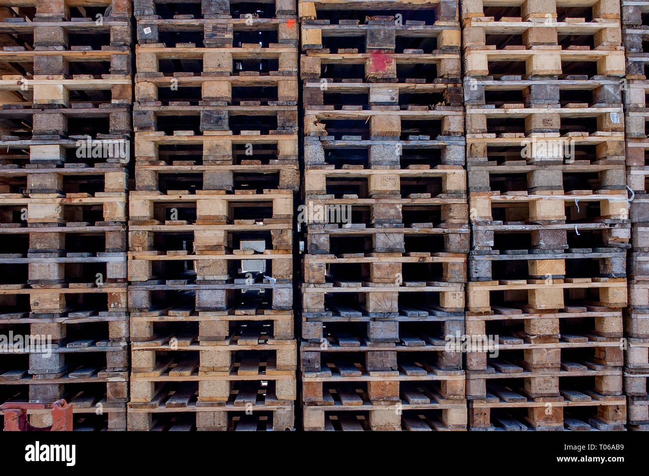 stack of pallets Stock Photo - Alamy