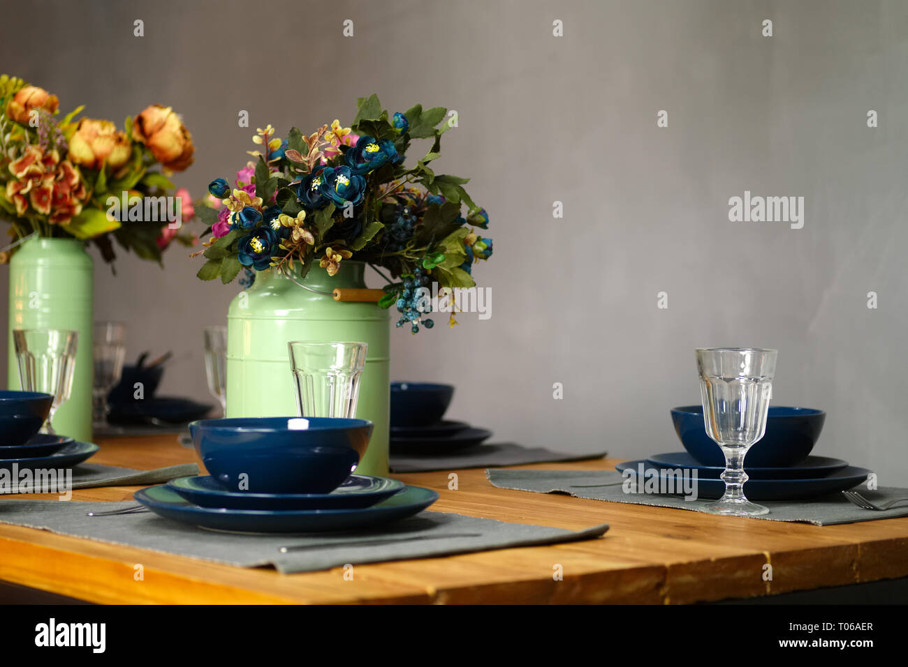Empty family dinner table hi-res stock photography and images - Alamy