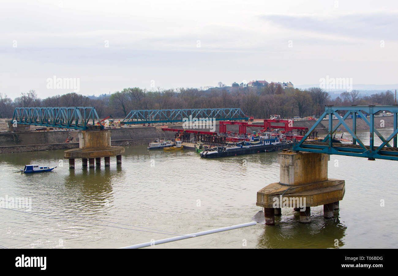 Temporary bridge scaffolding hi-res stock photography and images - Alamy