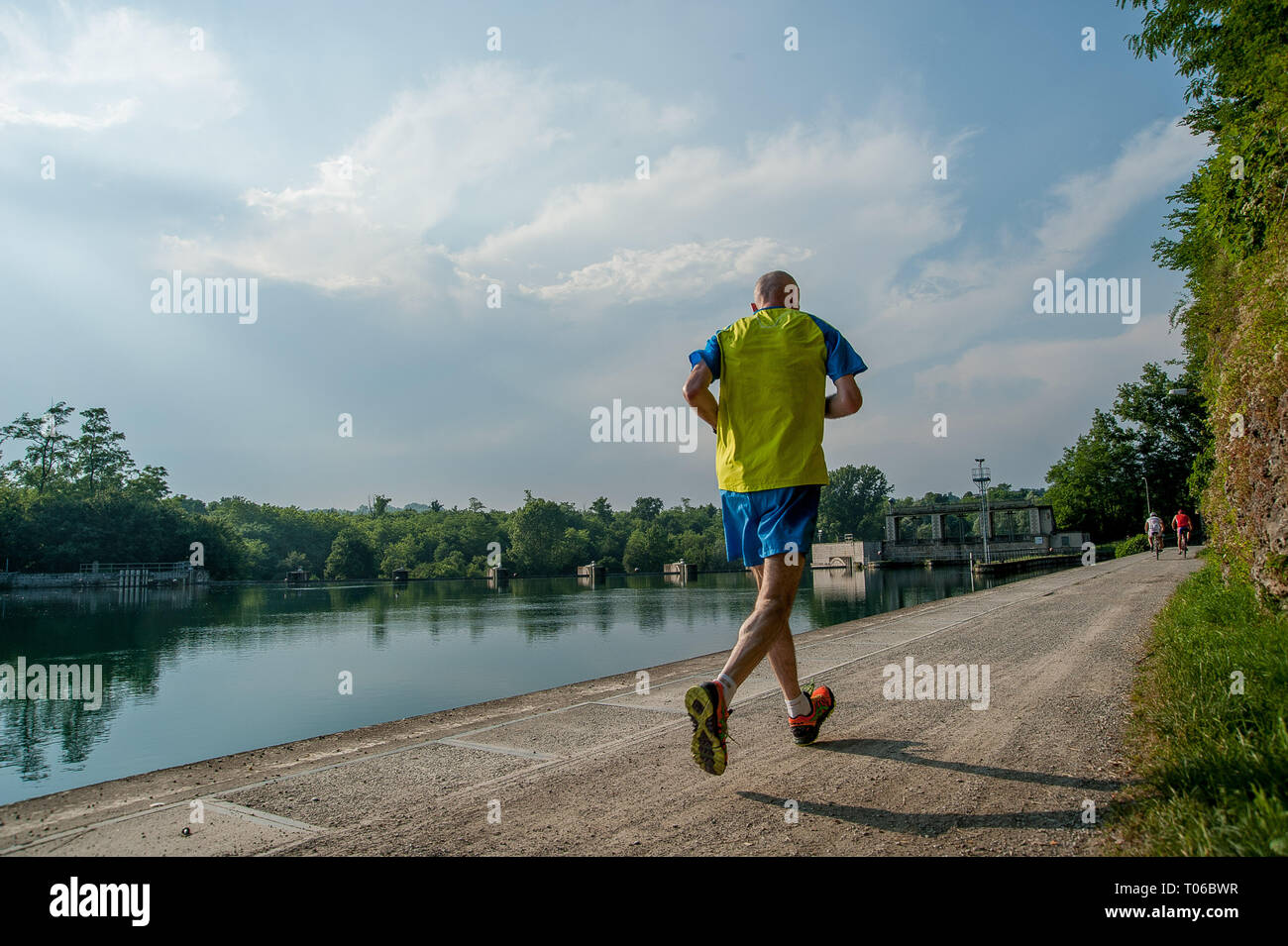 Running to stay fit hi-res stock photography and images - Alamy