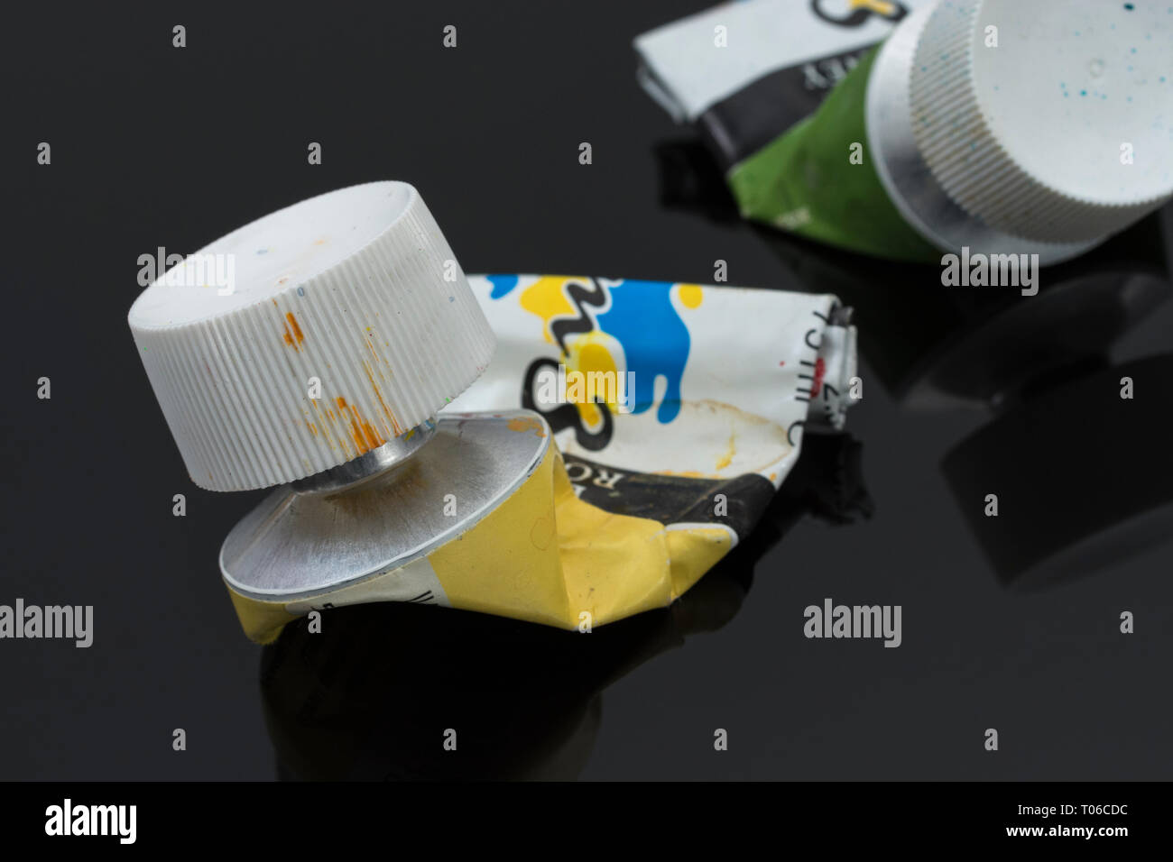 Empty paint tubes hi-res stock photography and images - Alamy