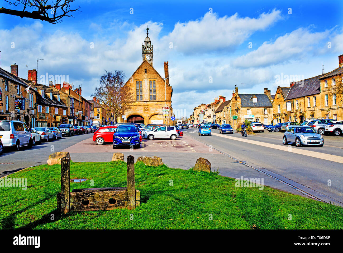 Moreton in marsh hi-res stock photography and images - Alamy