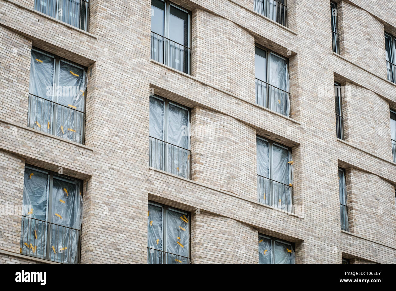 Vacant residential building hi-res stock photography and images - Alamy