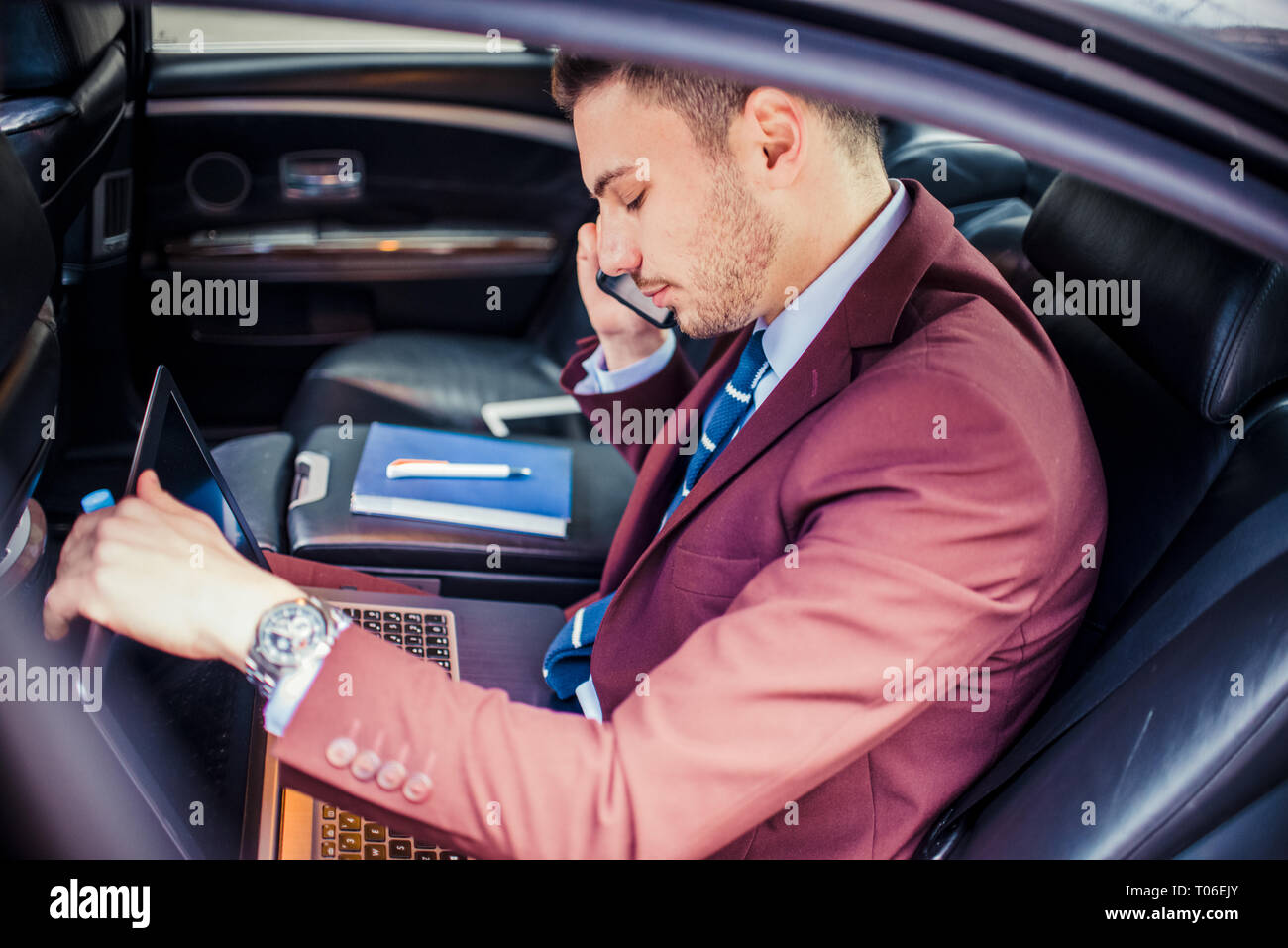 Lap top suit hi-res stock photography and images - Alamy