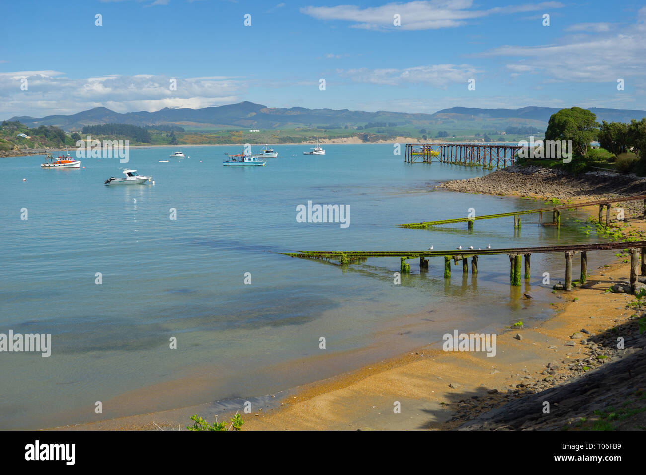 Old Harbour Moeraki High Resolution Stock Photography and Images - Alamy