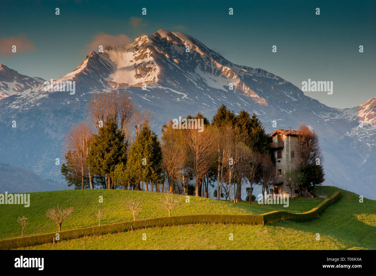 Hunting village green hi-res stock photography and images - Alamy