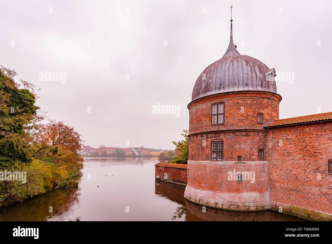 Twilight exterior view of the famous Frederiksborg Castle at ...