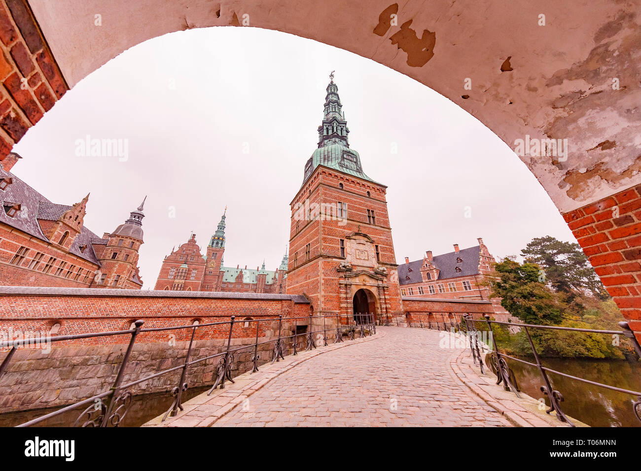 Twilight exterior view of the famous Frederiksborg Castle at ...