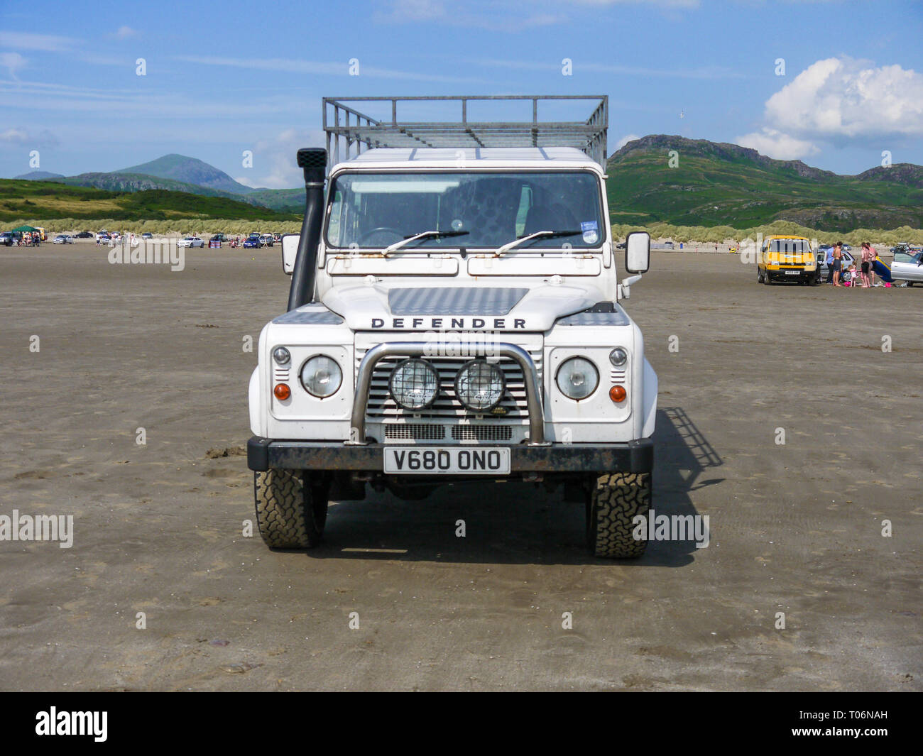 Land rover defender td5 hi-res stock photography and images - Alamy