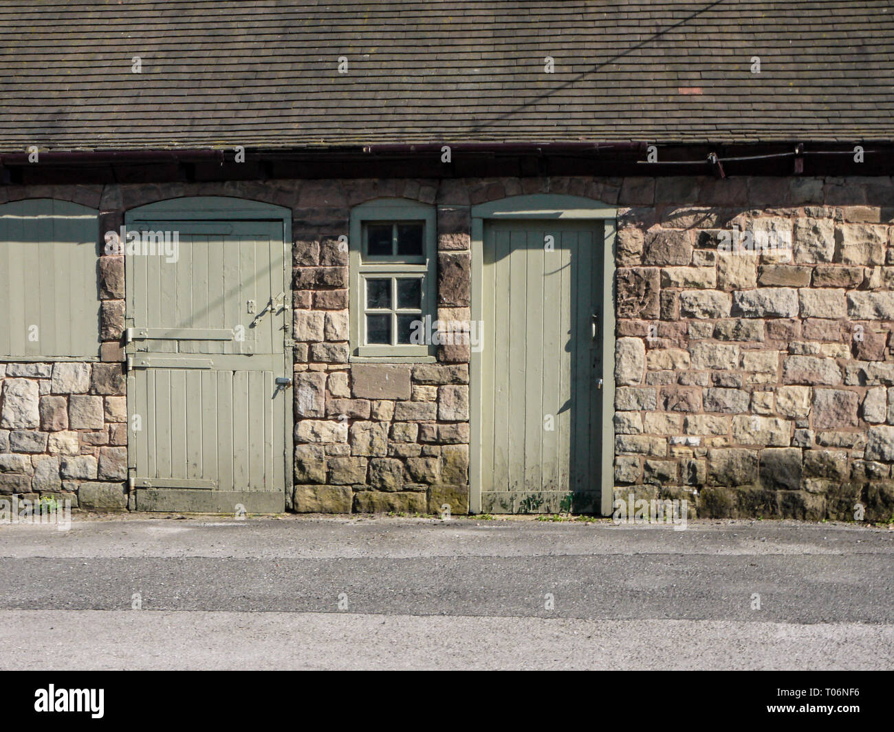 Cotswold stone barn hi-res stock photography and images - Alamy