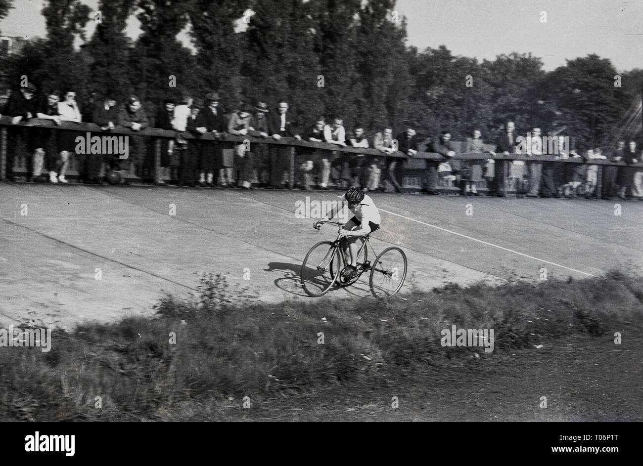1950s cycle race hi-res stock photography and images - Alamy