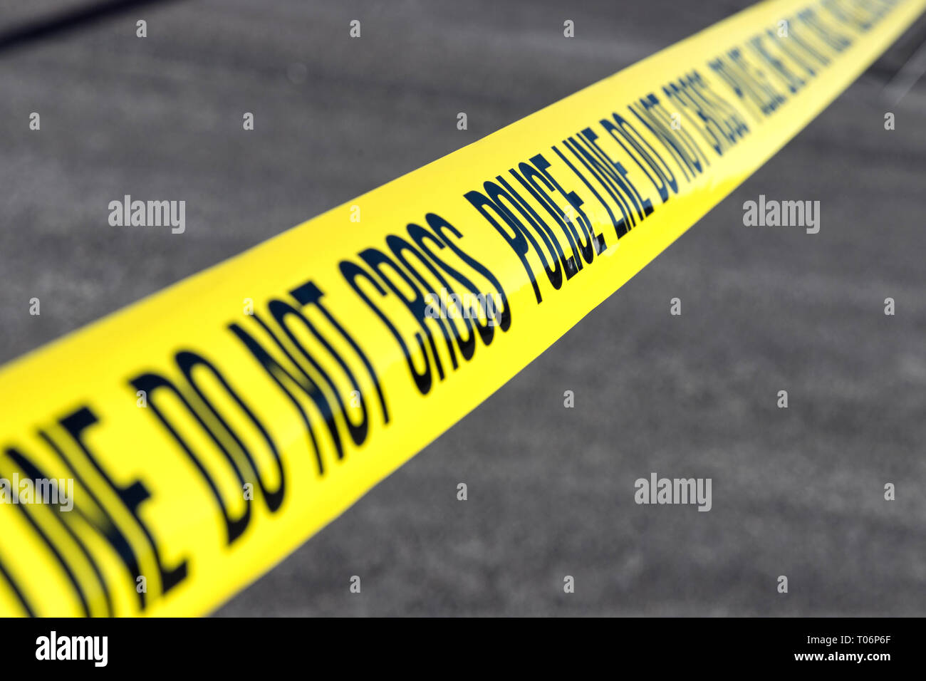 Crime scene tape us hi-res stock photography and images - Alamy