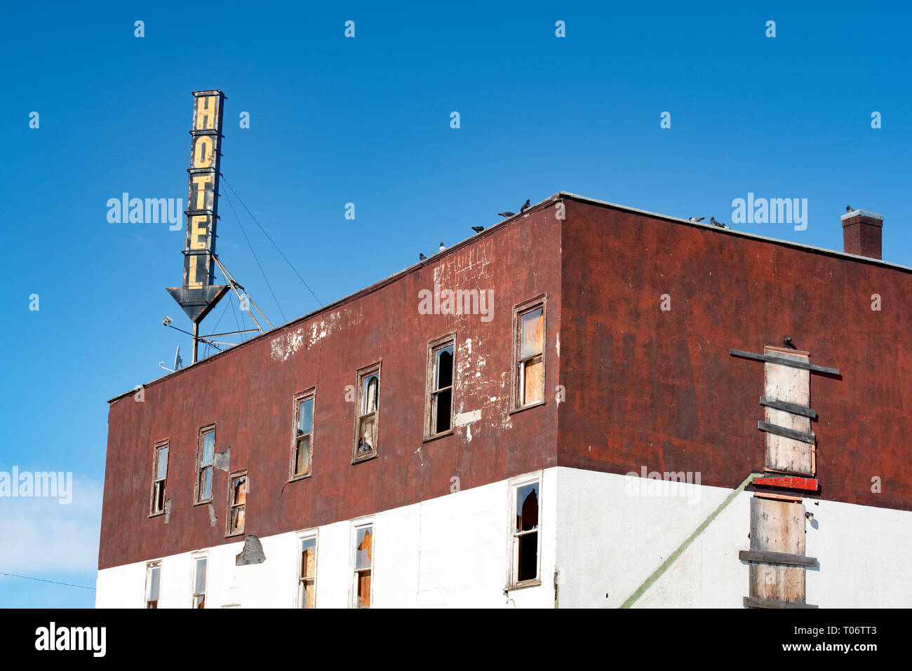Run down hotel hi-res stock photography and images - Alamy