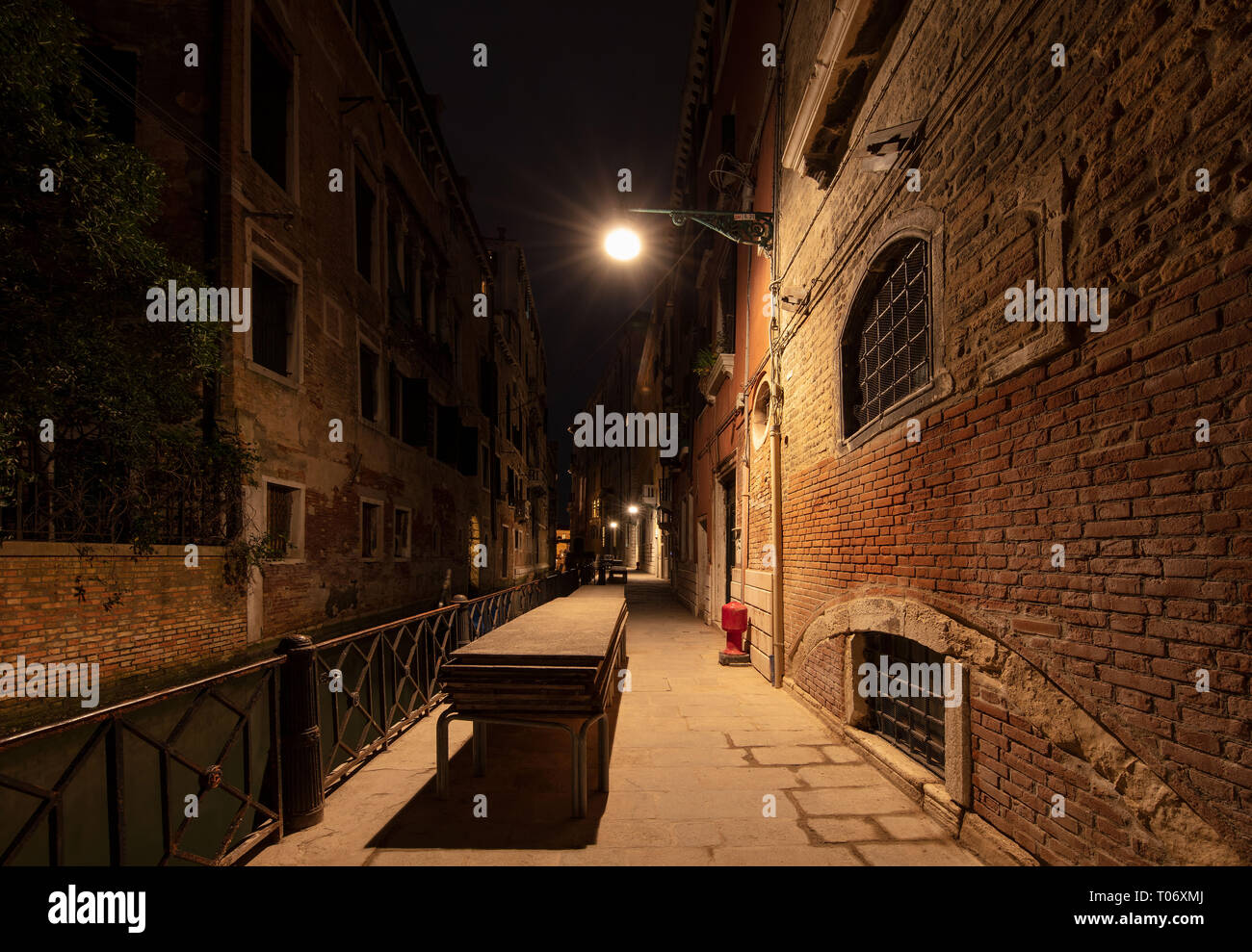 Venetian nightscape hi-res stock photography and images - Alamy