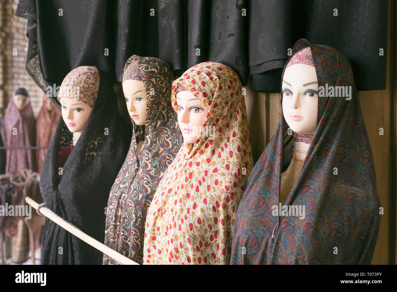 Iran isfahan woman chador hi-res stock photography and images - Alamy